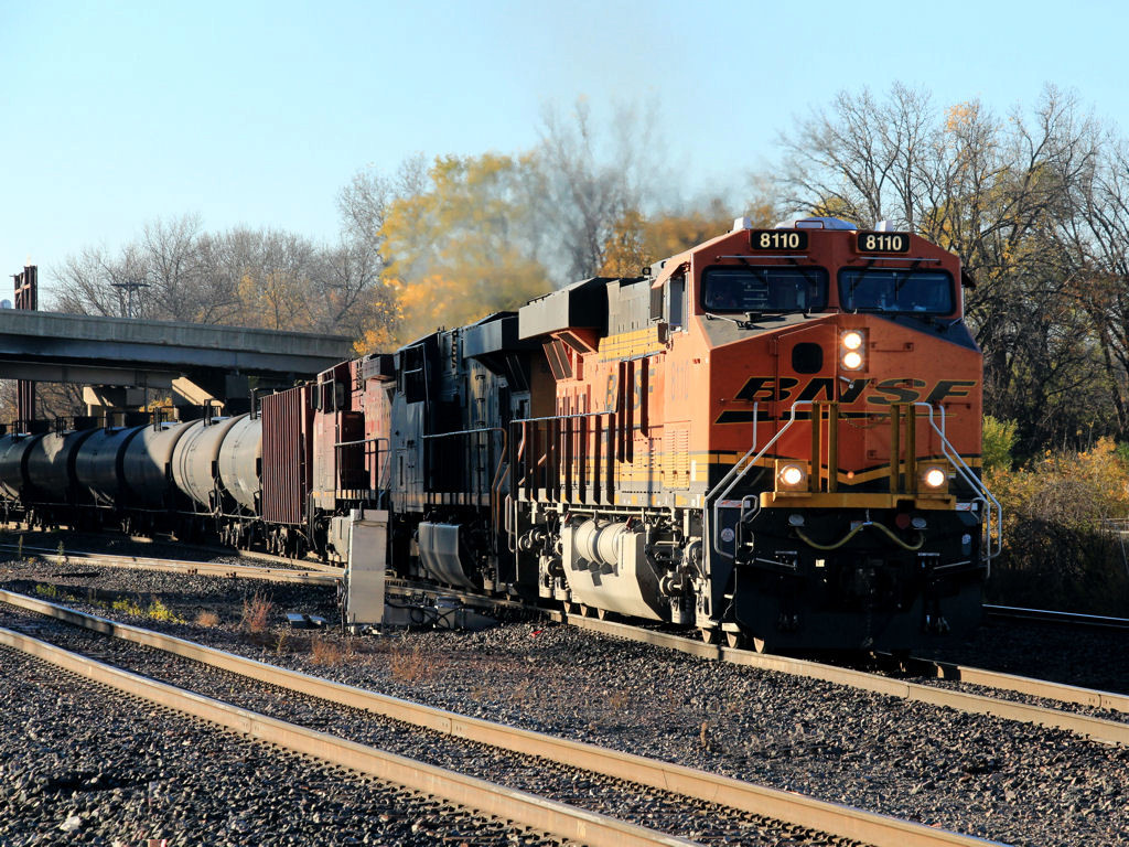 BNSF 8110